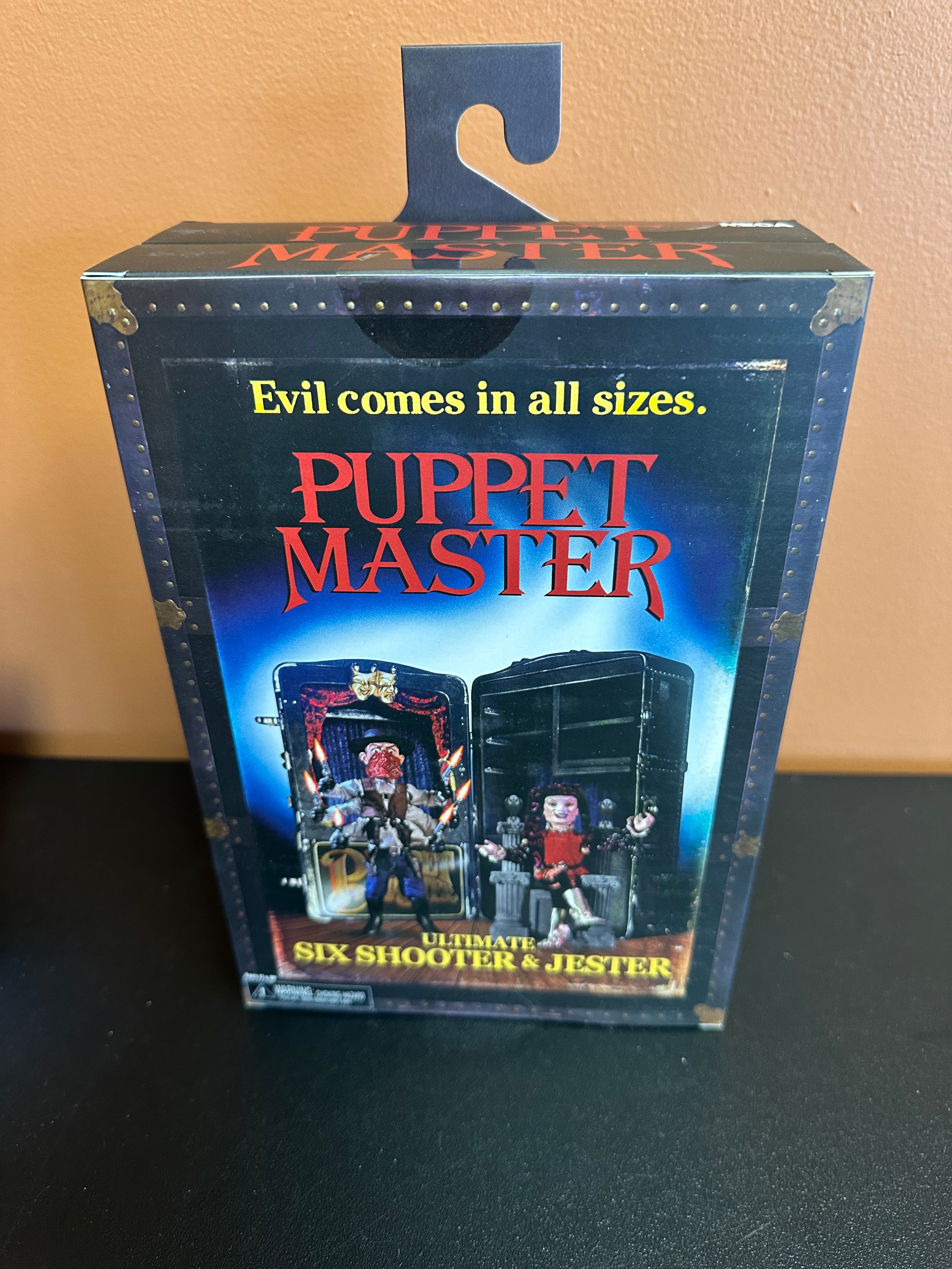 NECA PUPPET MASTER ULTIMATE SIX SHOOTER & JESTER ACTION FIGURES ...