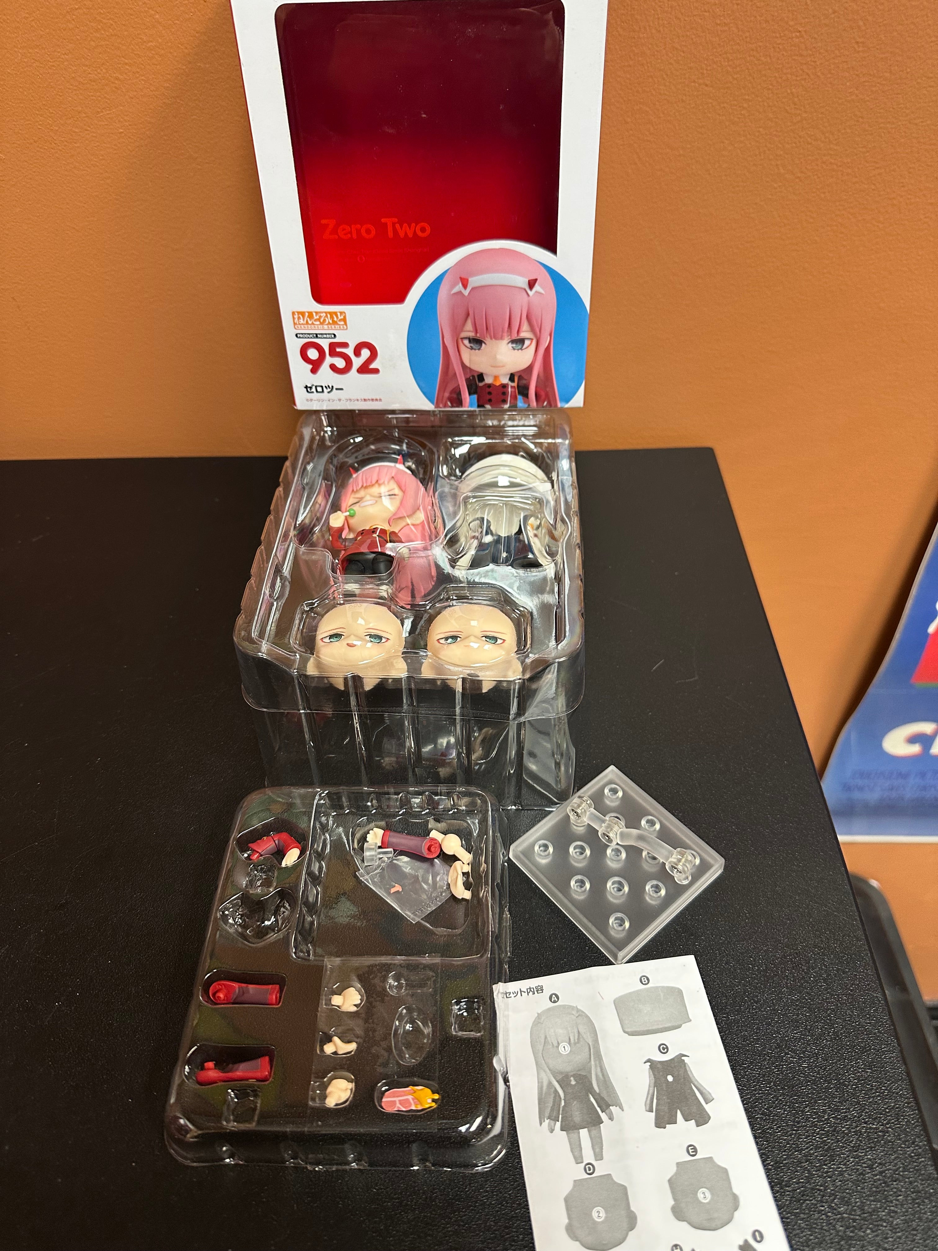 GOOD SMILE NENDOROID 952 ZERO TWO FIGURE PREOWNED – Hitchhiker Toys