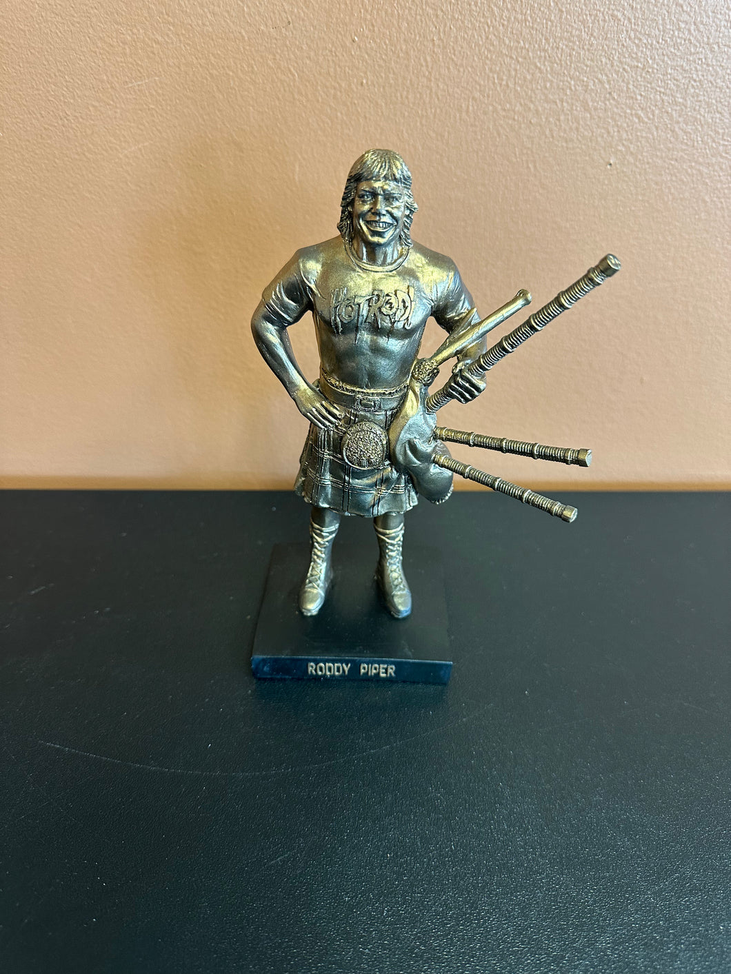 WWE Legends Brass Roddy Piper 7” Statue Preowned – Hitchhiker Toys